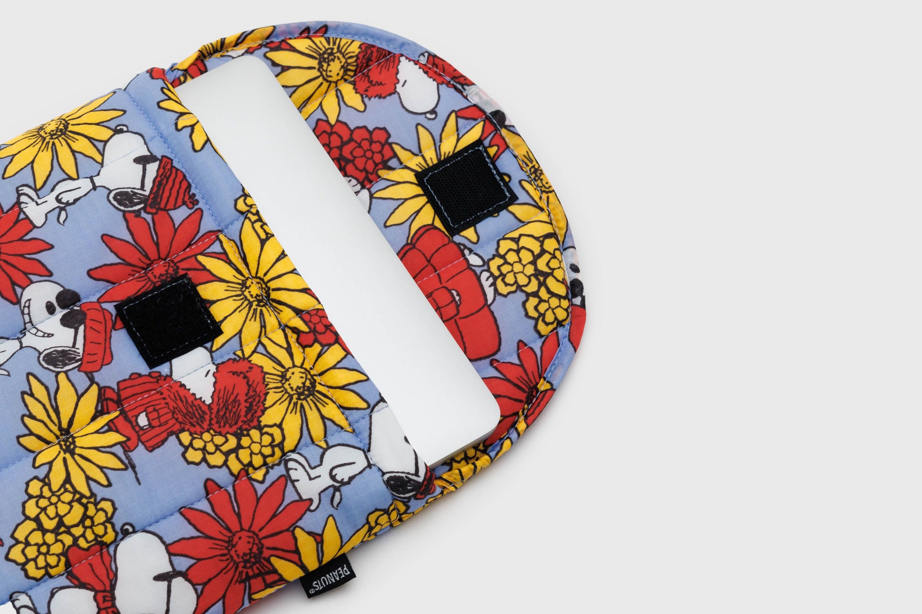 13/14” Peanuts Puffy Laptop Sleeve [Floral Snoopy] | BindleStore.